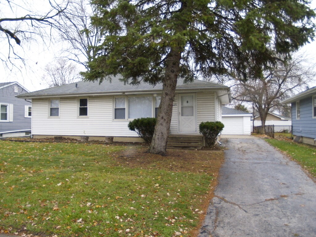 15429 Park Ln, South Holland, IL 60473 - House Rental in South Holland, IL | Apartments.com