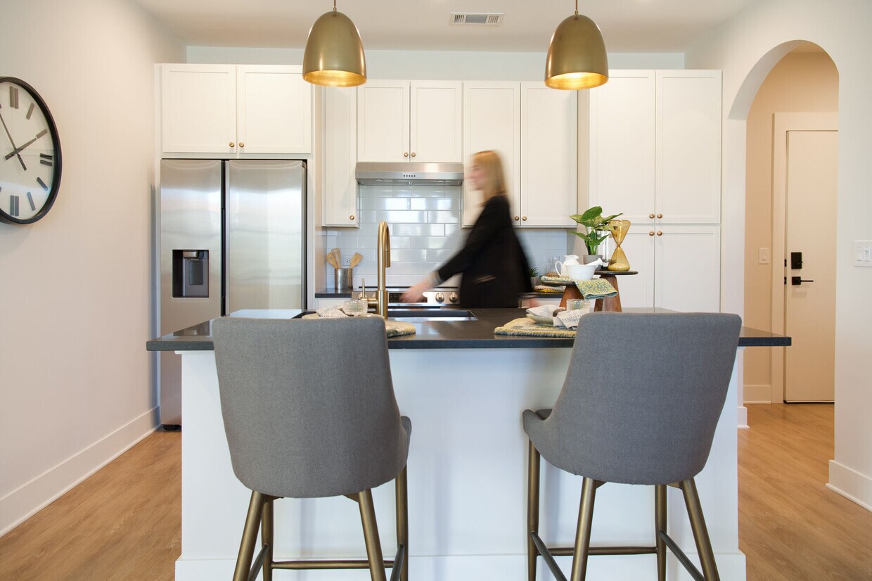 NOVEL University Place by Crescent Communi... - 5315 Waters Edge Village Dr Charlotte, NC ...