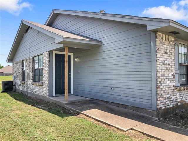 1112 Valley View Dr, Red Oak, TX 75154 - Townhome Rentals in Red Oak TX ...