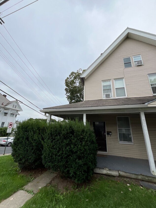 500-502 W Pennsylvania Ave Unit 502 W Penn, Pen Argyl, PA 18072 - Room ...