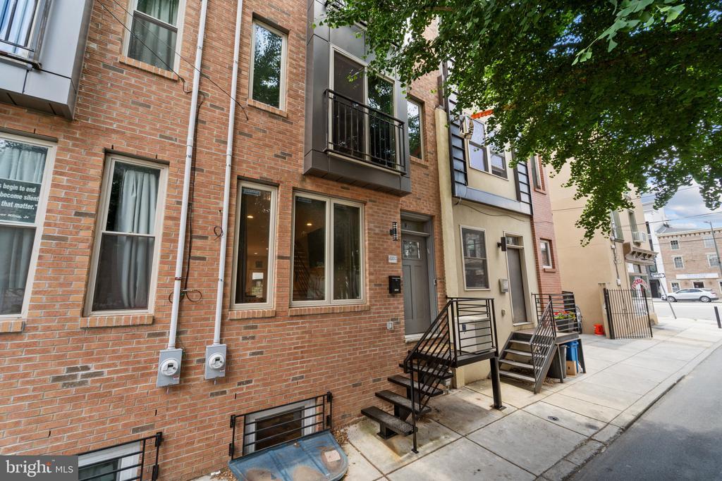 1207 E Oxford St, Philadelphia, PA 19125 - Townhome Rentals in ...