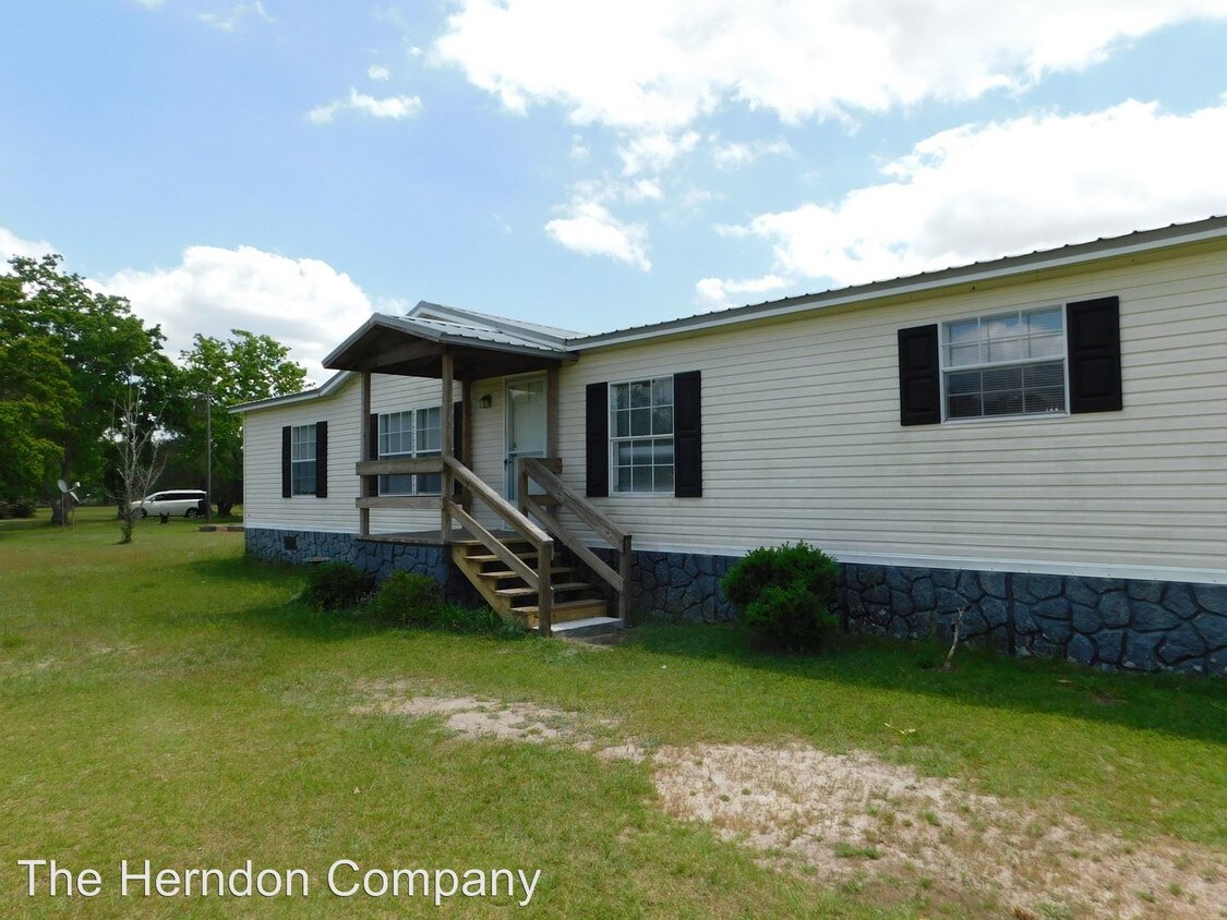 198 Green St, Adel, GA 31620 - House Rental in Adel, GA | Apartments.com