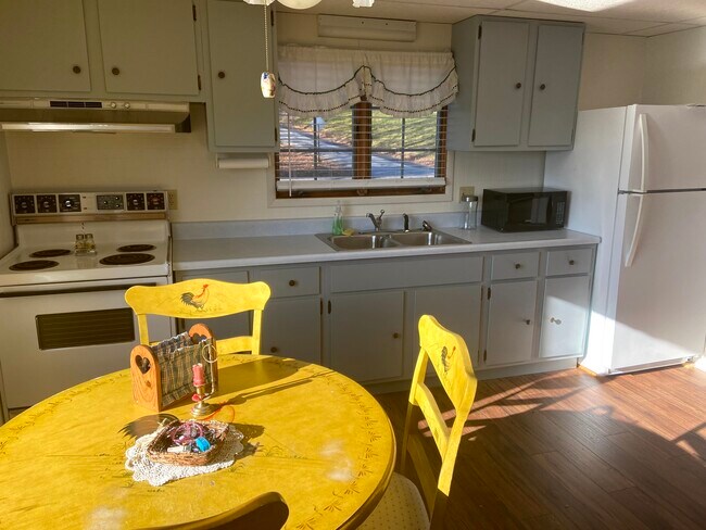 1713 Lewis Lake Rd Unit Apartment, Union Dale, PA 18470 - 1713 Lewis ...