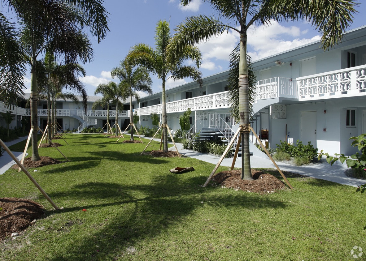 Waterview Apartments - 1720-1752 S Glades Dr North Miami, FL 33162 ...