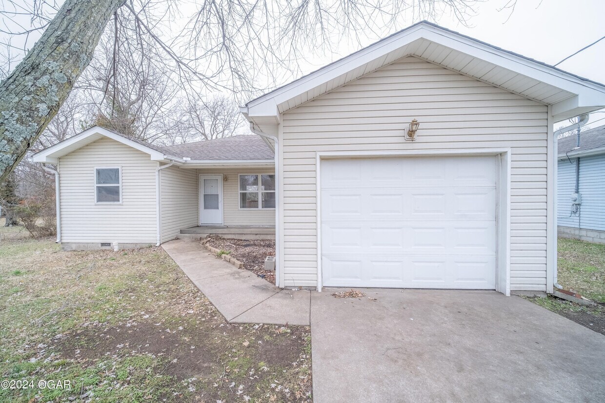 2212 S Cleveland Ave, Joplin, MO 64804 - Condo for Rent in Joplin, MO ...