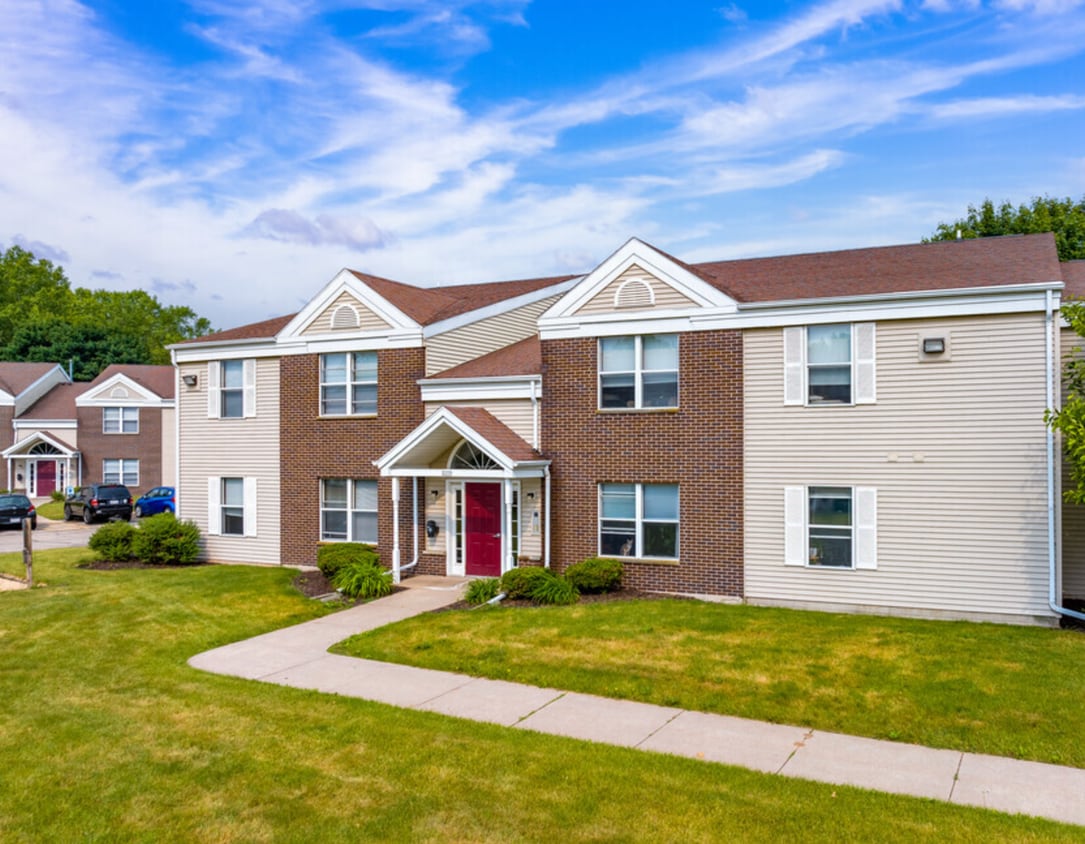 Summerfield Place Apartments - 3317 Logan Dr Oshkosh, WI 54901 ...