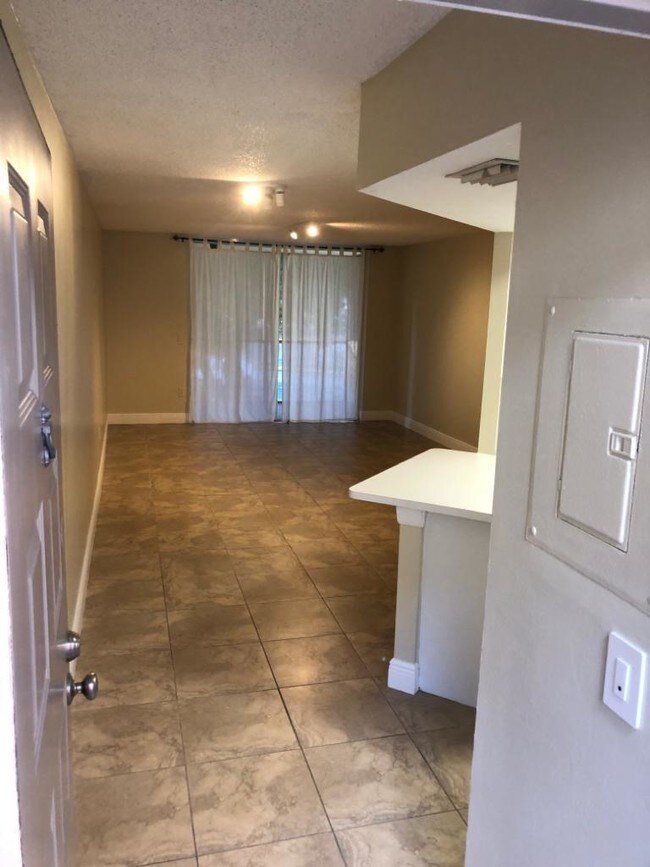 Las Vistas Apartments for Rent with a Walk-In Closet - Doral, FL - Updated Today | Apartments.com