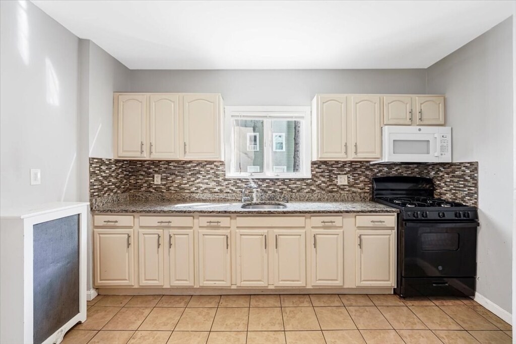 49 Burt St Unit 1, Boston, MA 02124 - Room for Rent in Boston, MA ...