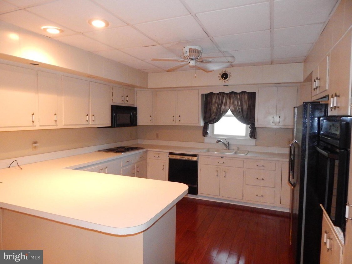 1957 Kinter Ave, Trenton, NJ 08610 - Room for Rent in Trenton, NJ ...