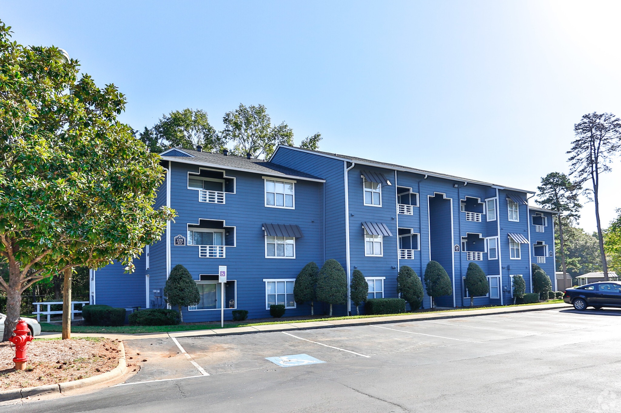 Rise Matthews Pointe - 1700-1712 Chambers Dr Matthews, NC 28105 ...