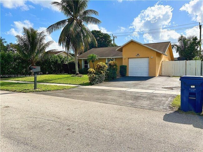 8610 NW 45th St, Lauderhill, FL 33351 - Condo for Rent in Lauderhill ...