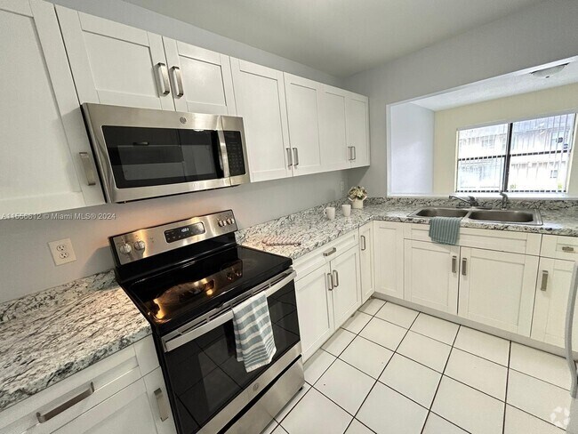 Westwind Lakes Townhouses Apartments for Rent with Extra Storage ...