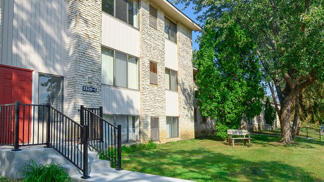 Ravine Apartments - 3510 N Drake Rd Kalamazoo, MI | Apartments.com