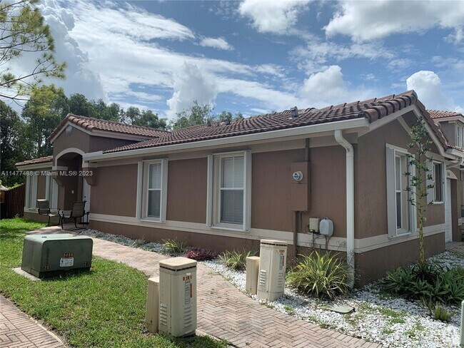 Apartments near 4813 SW 164th Ct | Apartments.com