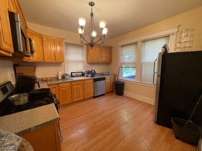 27 Frederick Terrace, Irvington, NJ 07111 - House Rental in Irvington ...