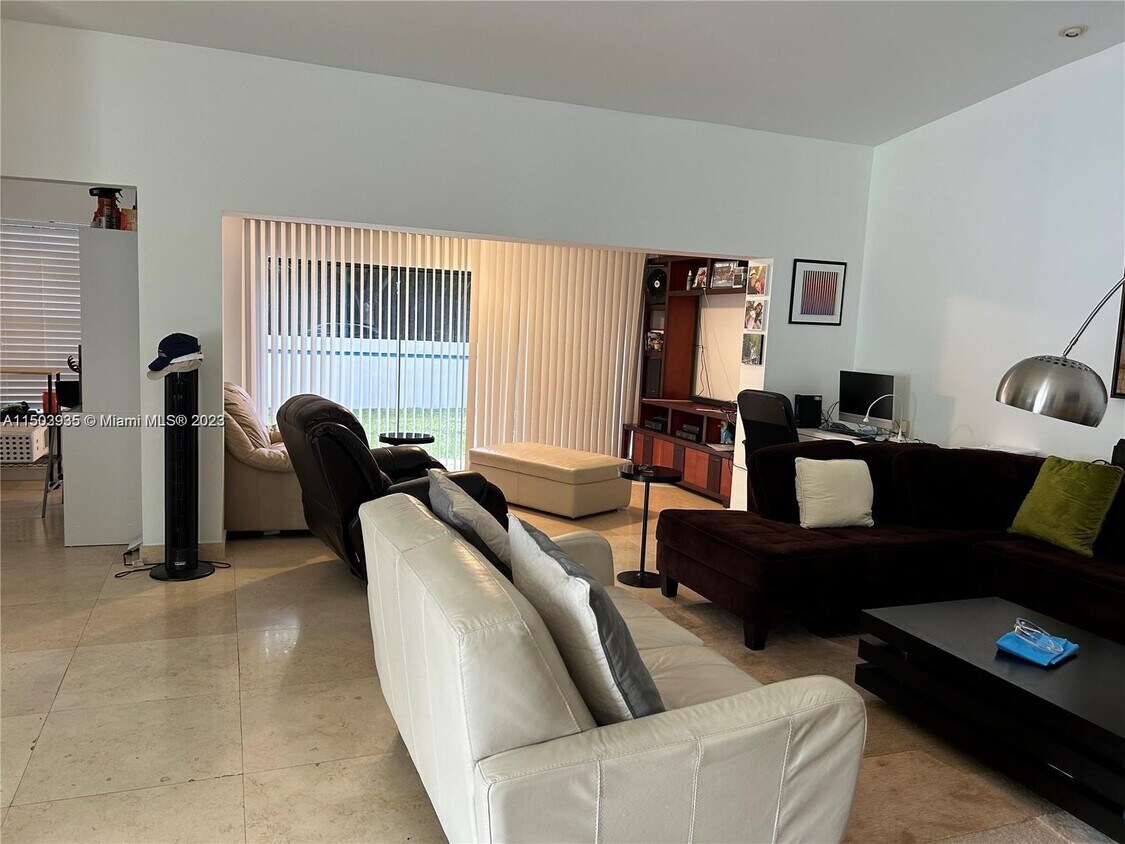 21220 Harbor Way, Miami, FL 33180 - House Rental in Miami, FL ...