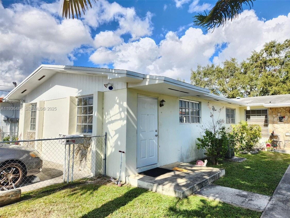 2277 SW 15th St Unit 2275, Miami, FL 33145 - Room for Rent in Miami, FL ...