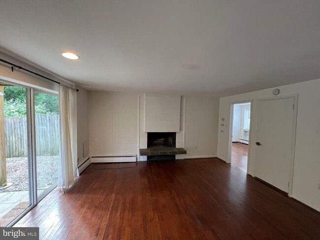 454 Old Lancaster Rd Unit 5, Haverford, PA 19041 - Room for Rent in ...