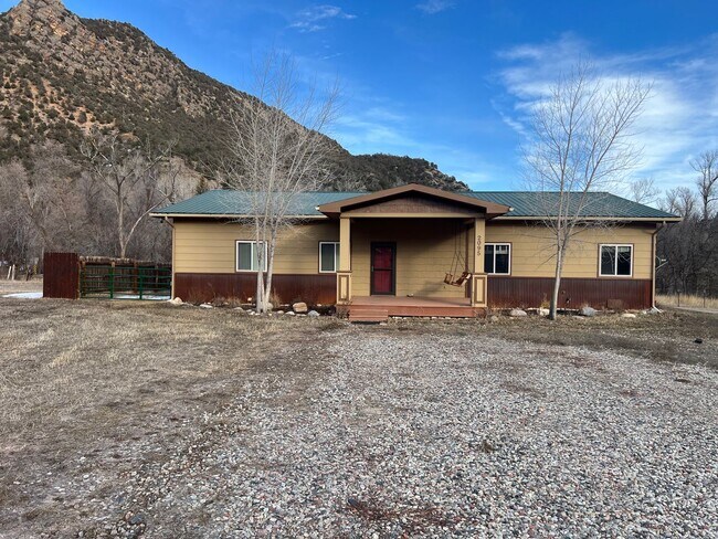 2095 Happy Valley, New Castle, CO 81647 - House Rental in New Castle ...