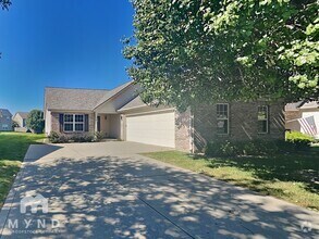 Maple Village Apartments for Rent with a Swimming Pool - Westfield, IN ...