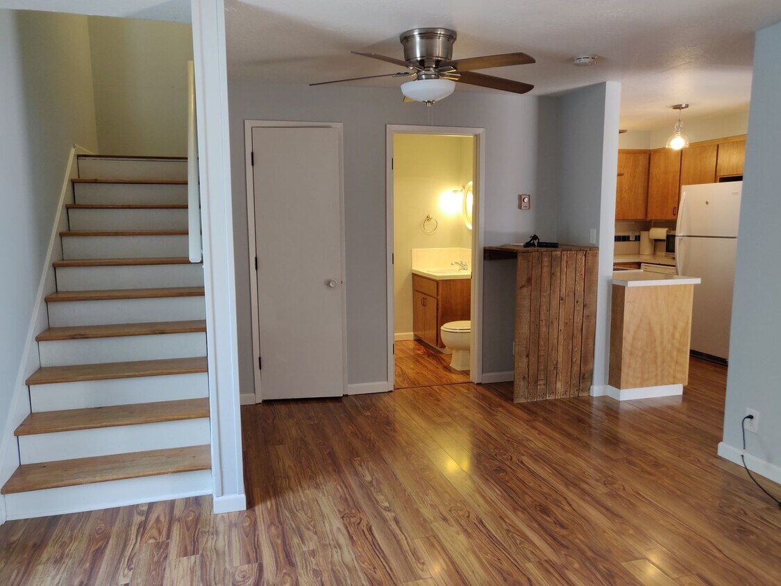 20390 Fairway Dr, Bend, OR 97702 - Condo for Rent in Bend, OR ...