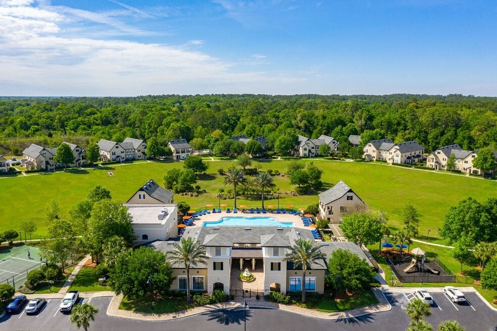 Apartments for Rent with a Dog Park Near Reddick-Mcintosh FL ...