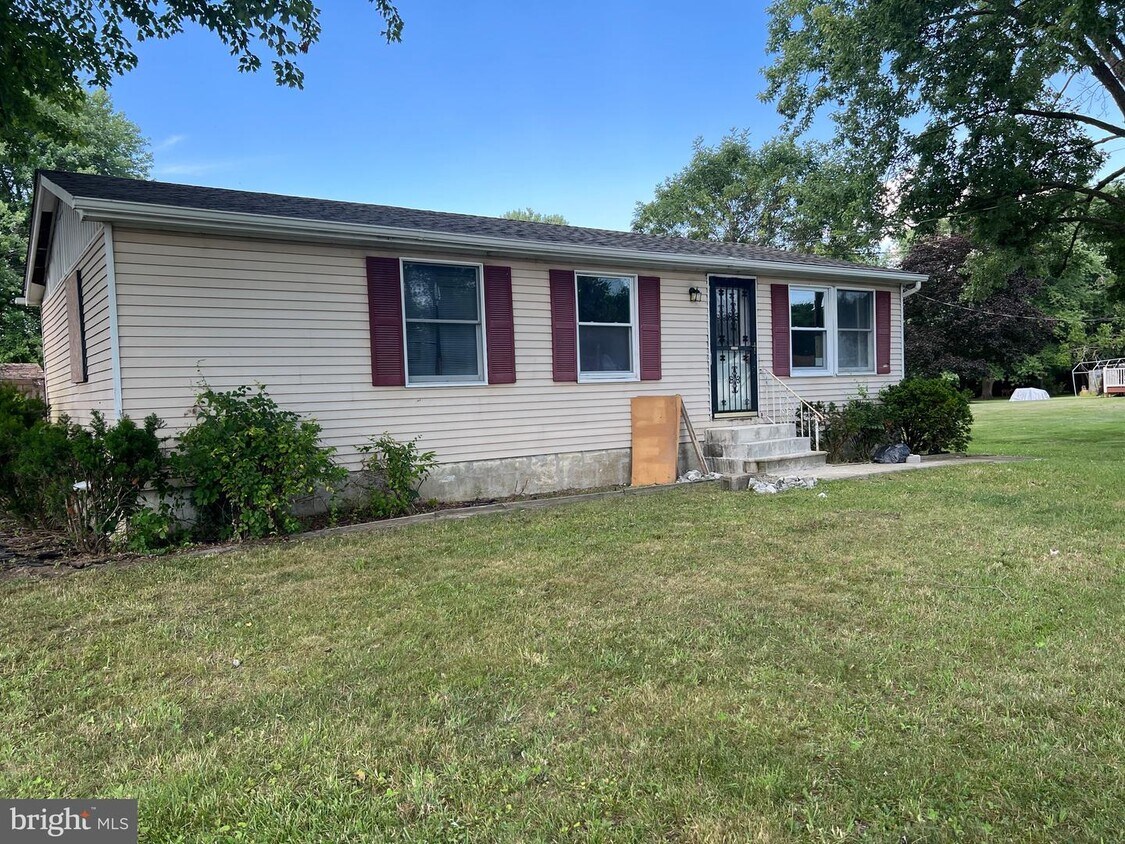 163 6th Ave, Carneys Point Township, NJ 08069 - House for Rent in ...