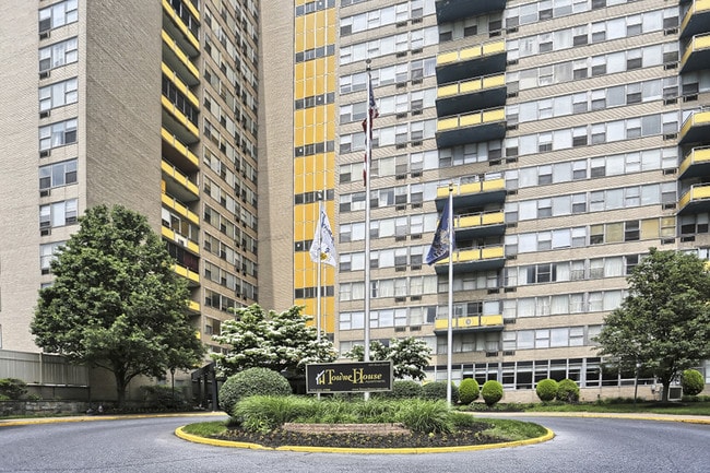 Towne House Apartments Rentals - Harrisburg, PA | Apartments.com