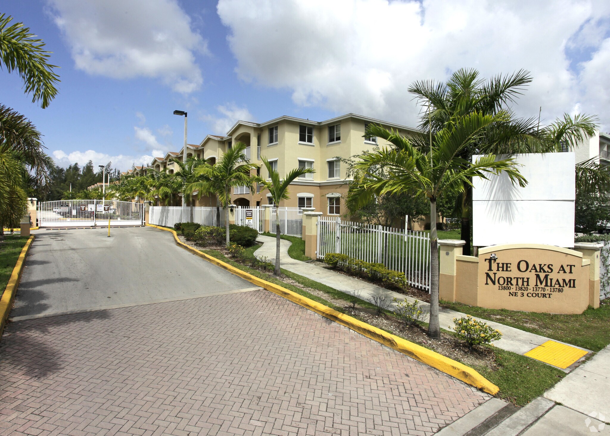 Welcome to Your Ideal Home in North Miami's Gated Community - 13770 ...
