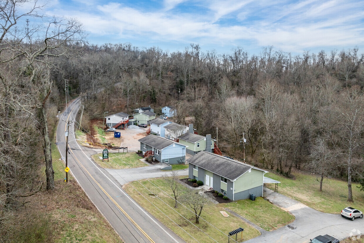 Red Bud Apartments - 743-915 E Red Bud Rd Knoxville, TN 37920 ...