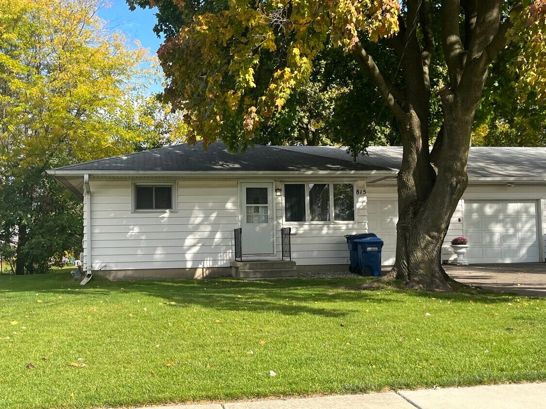 815 Roosevelt Ct, Dekalb, IL 60115 - House Rental in Dekalb, IL ...