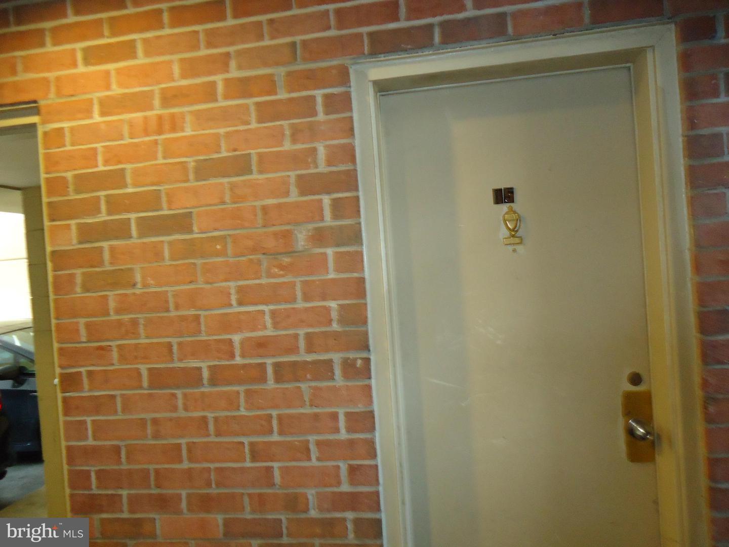 15 Cross Keys Rd Unit 15A, Baltimore, MD 21210 - Room for Rent in ...