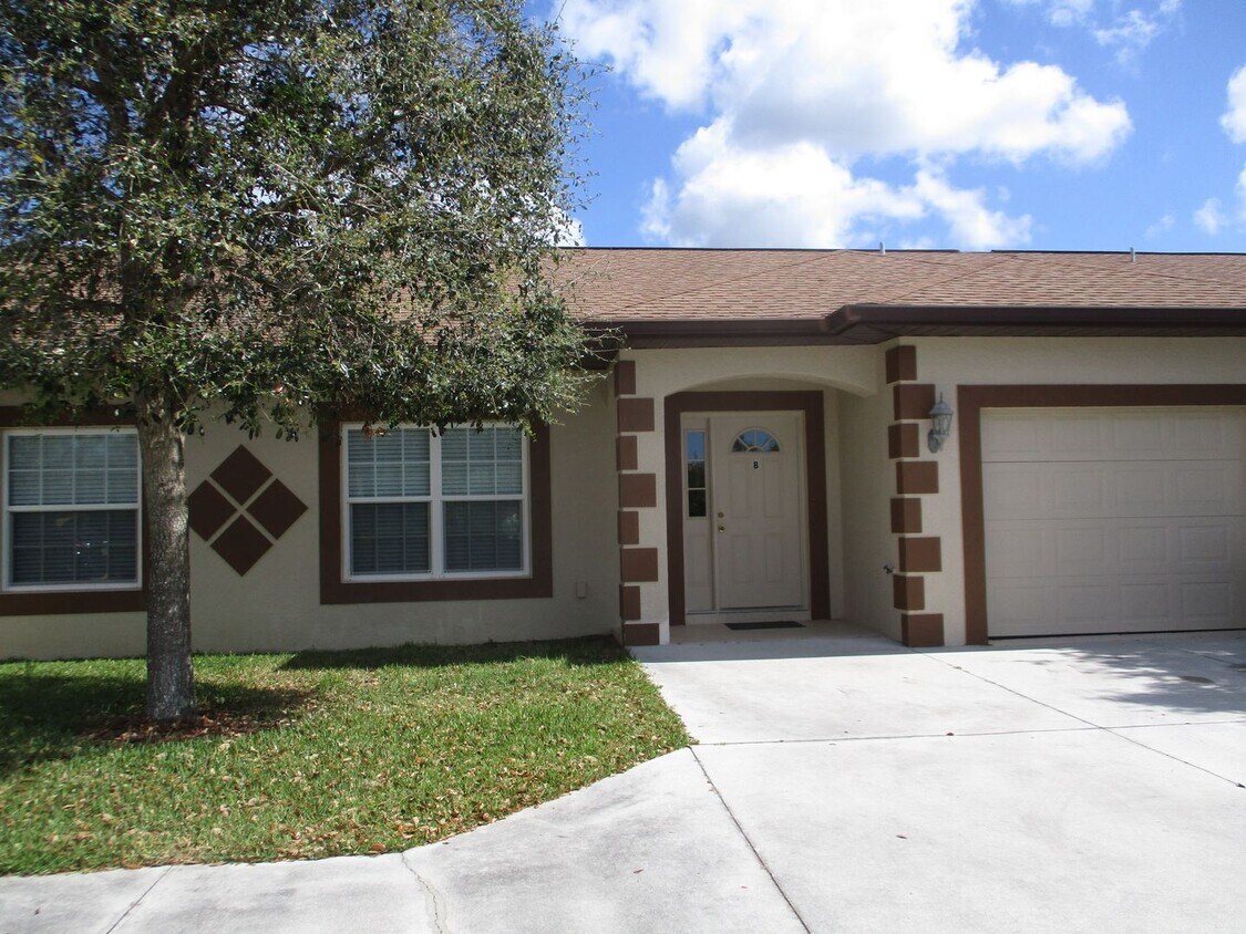 22 Donlon Dr, Rotonda West, FL 33947 - House Rental in Rotonda West, FL ...