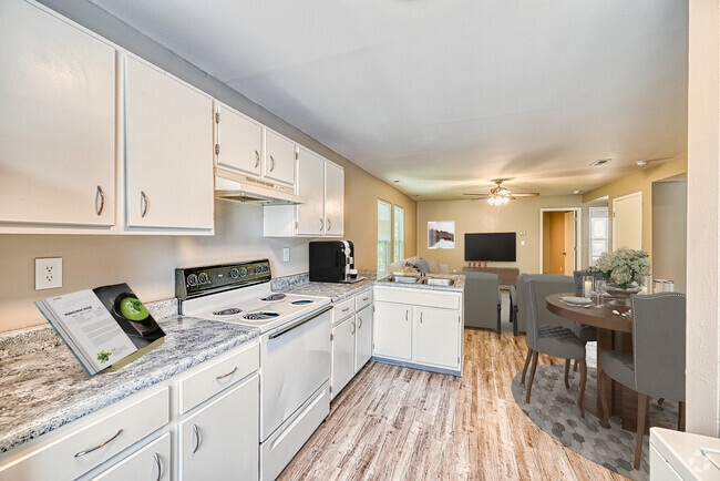 Apartments for Rent with Parking in Centerview MO