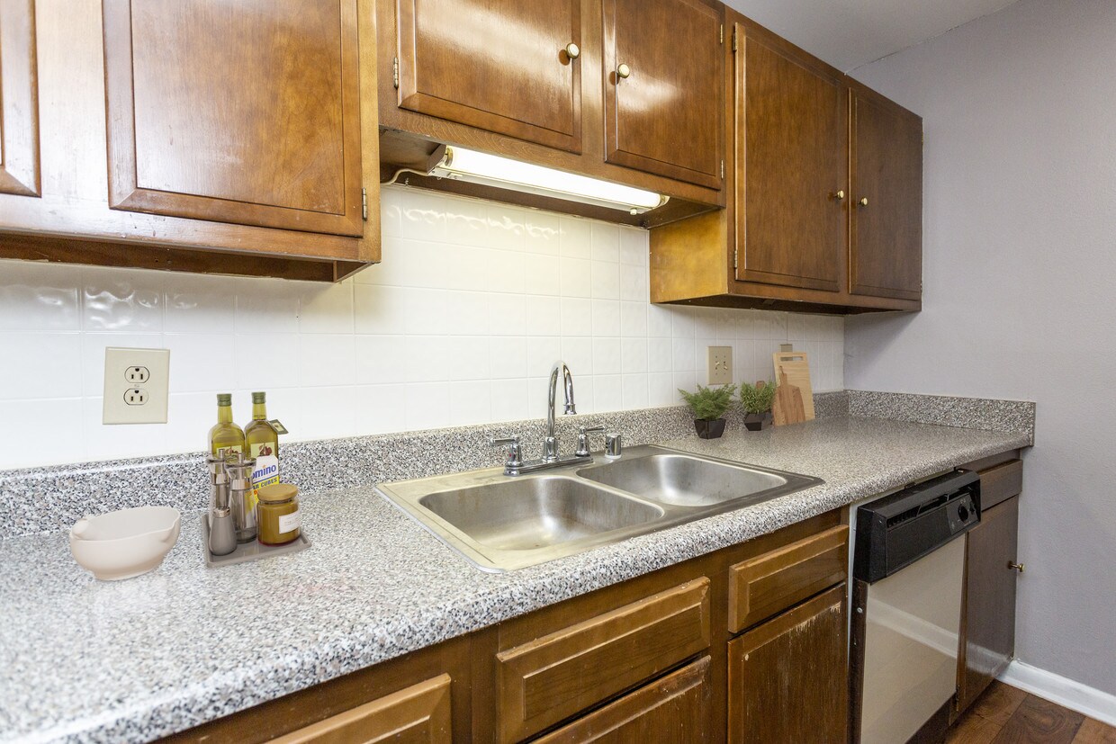 Vestavia Place - 2501 Mountain Lodge Cir Vestavia Hills, AL 35216 ...