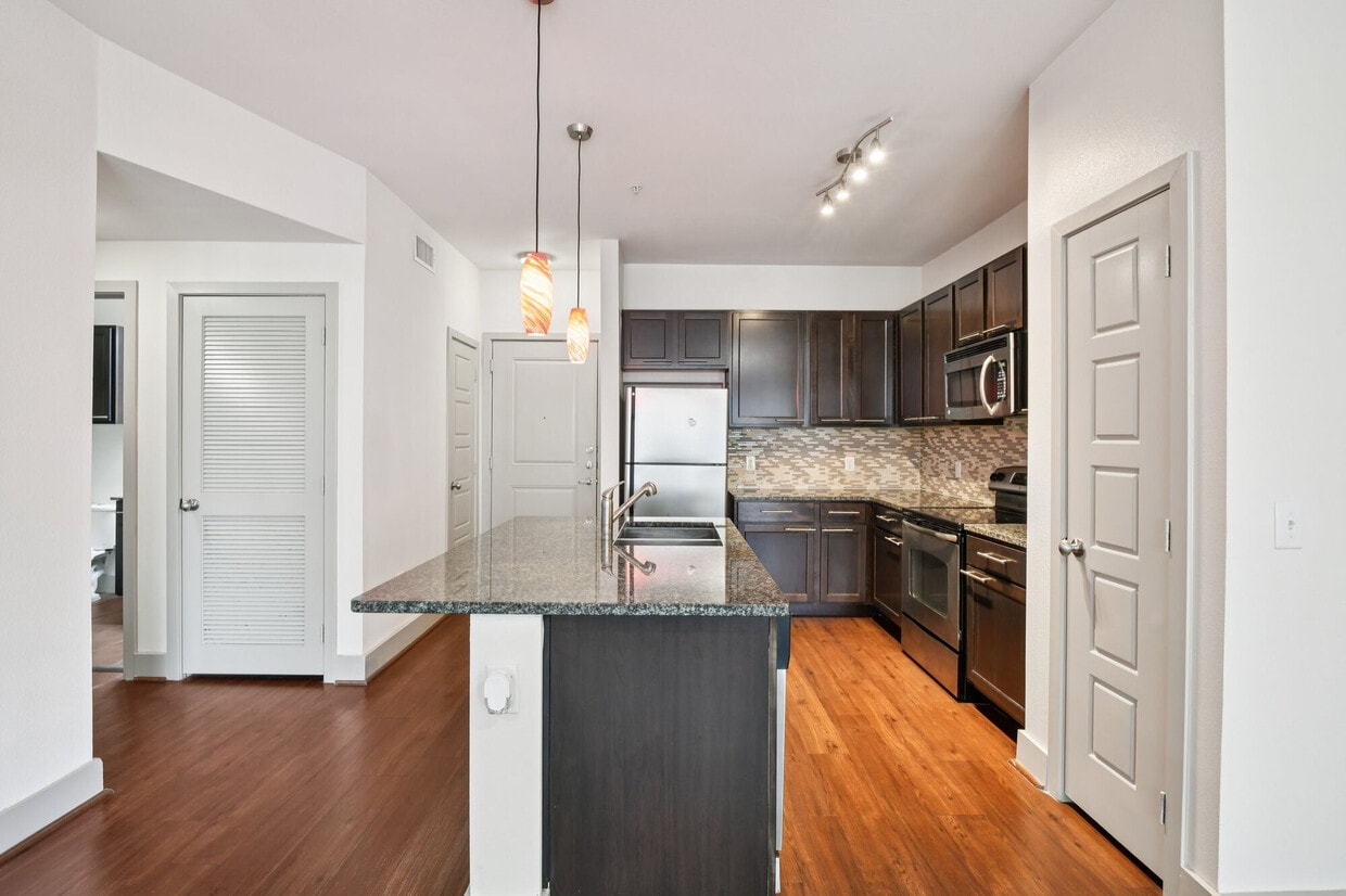 2630 Tanglewilde St Houston Tx 77063null