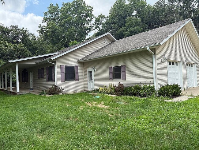 Oto IA Houses for Rent - 2 Homes