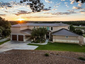 Hill Country Apartments for Rent with Hardwood Floors - Canyon Lake, TX ...