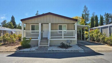 Hope Ranch Apartments for Rent with a Walk-In Closet - Redding, CA ...