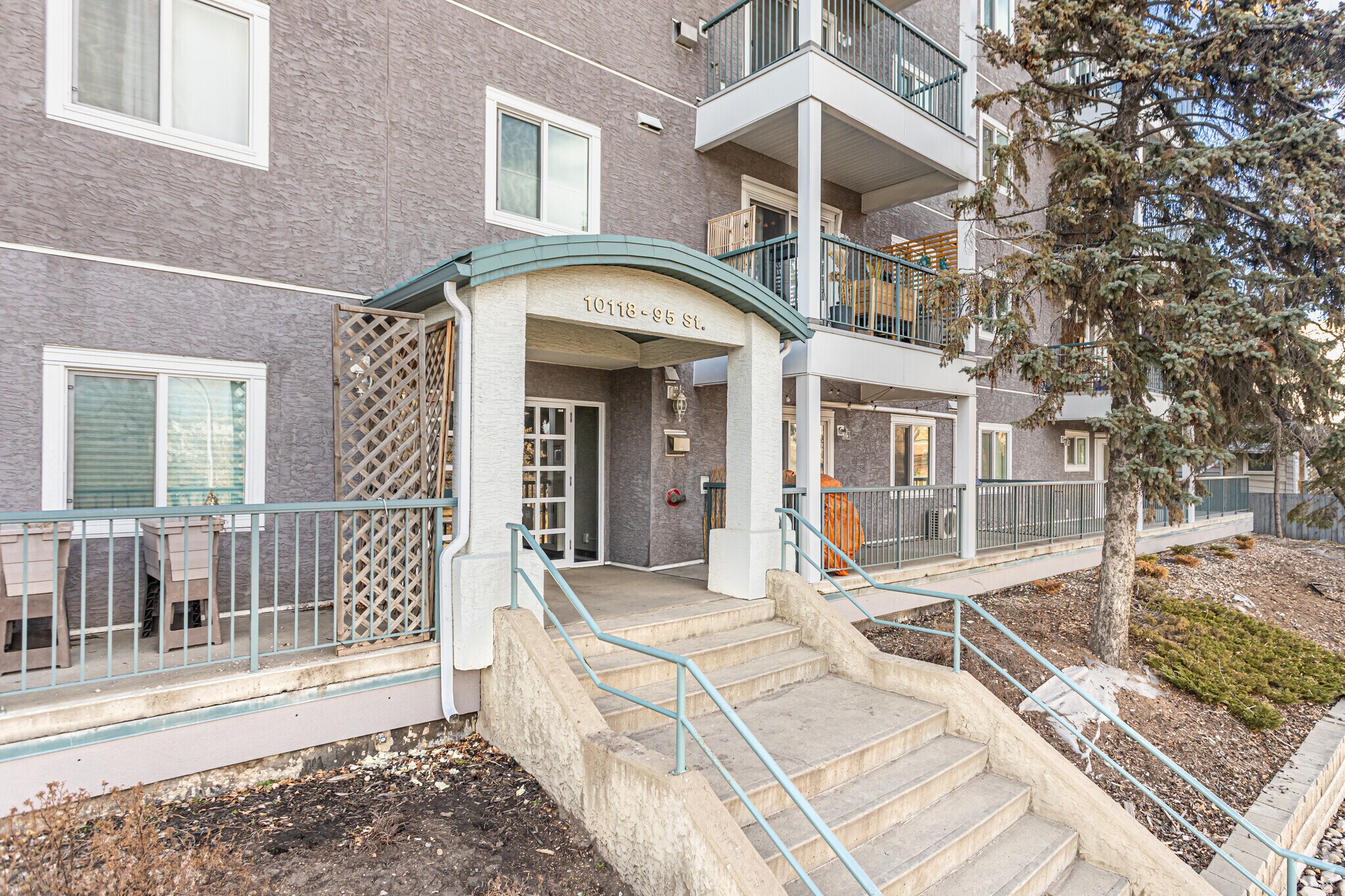 10118 95th St Nw, Edmonton, AB T5H 4R6 Apartments - 10118 95th St Nw ...