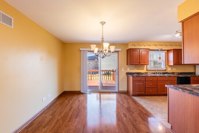 2452 Red Oak Trail, Crest Hill, IL 60403 - Condo for Rent in Crest Hill ...