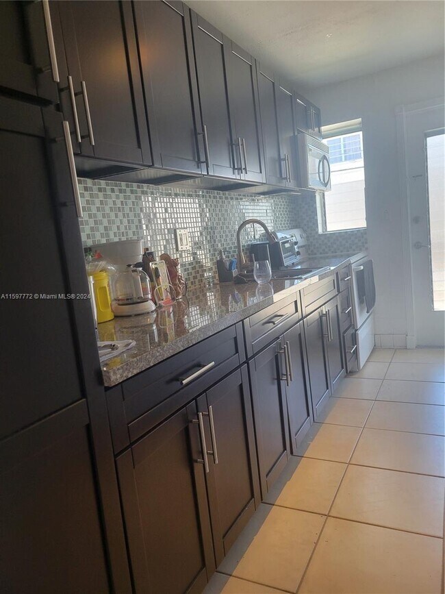 1450 NE 170th St Unit 211, North Miami Beach, FL 33162 - Condo for Rent in North Miami Beach, FL ...