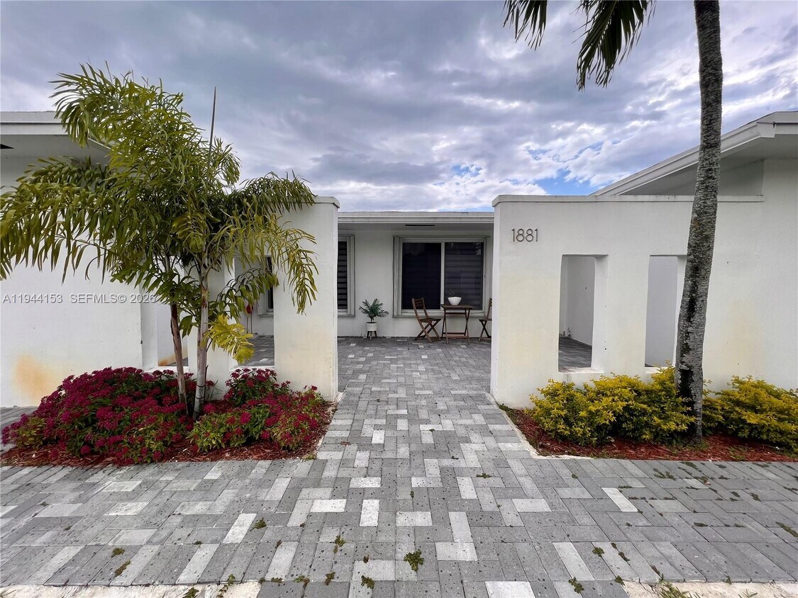 1881 NE 210Th St, Miami, FL 33179 - House Rental in Miami, FL ...