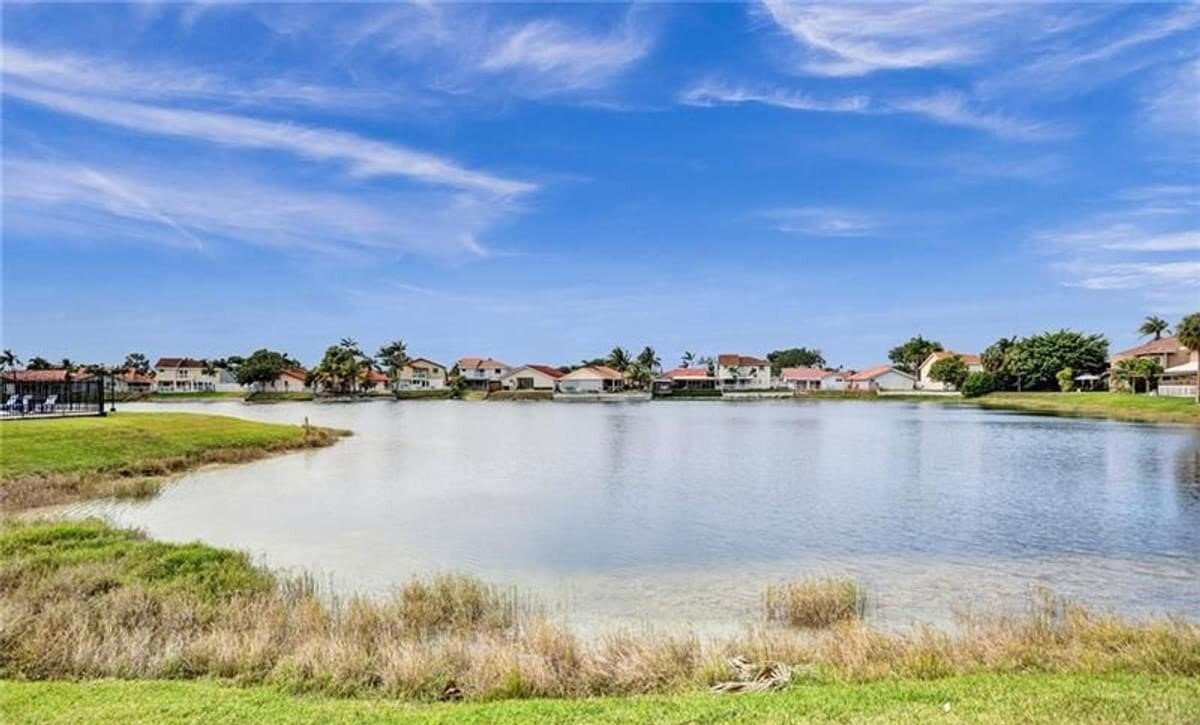 19160 NW 82Nd Cir Ct, Hialeah, FL 33015 - Townhome Rentals in Hialeah ...