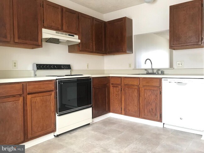 11162 Hamlet Ct, Fredericksburg, VA 22407 - Townhome Rentals in ...