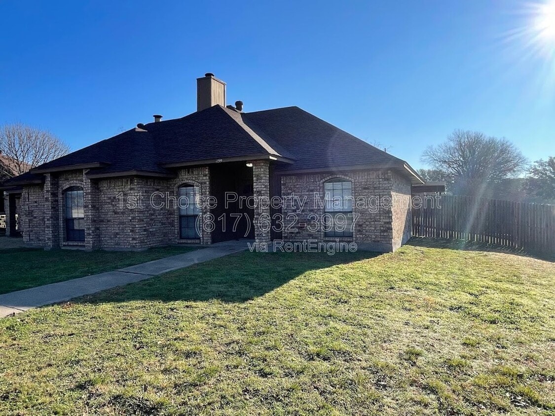 459 Little Valley Ct, Fort Worth, TX 76108 - Townhome Rentals in Fort ...