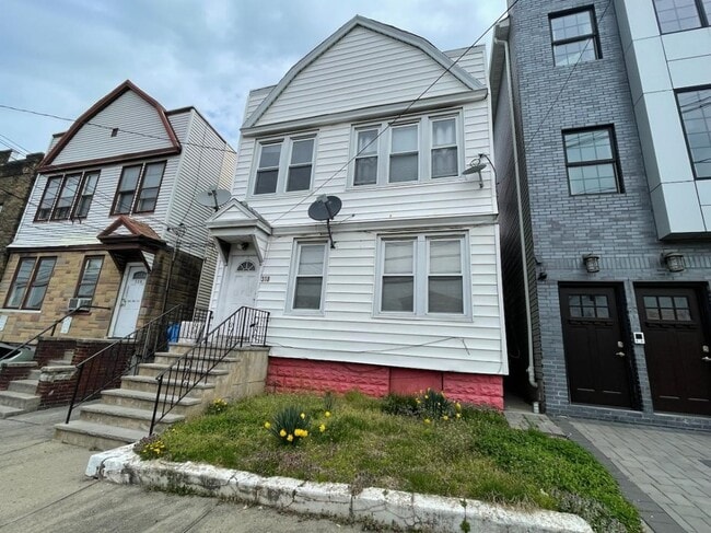 318 Danforth Ave Unit 2R, Jersey City, NJ 07305 - Condo for Rent in ...