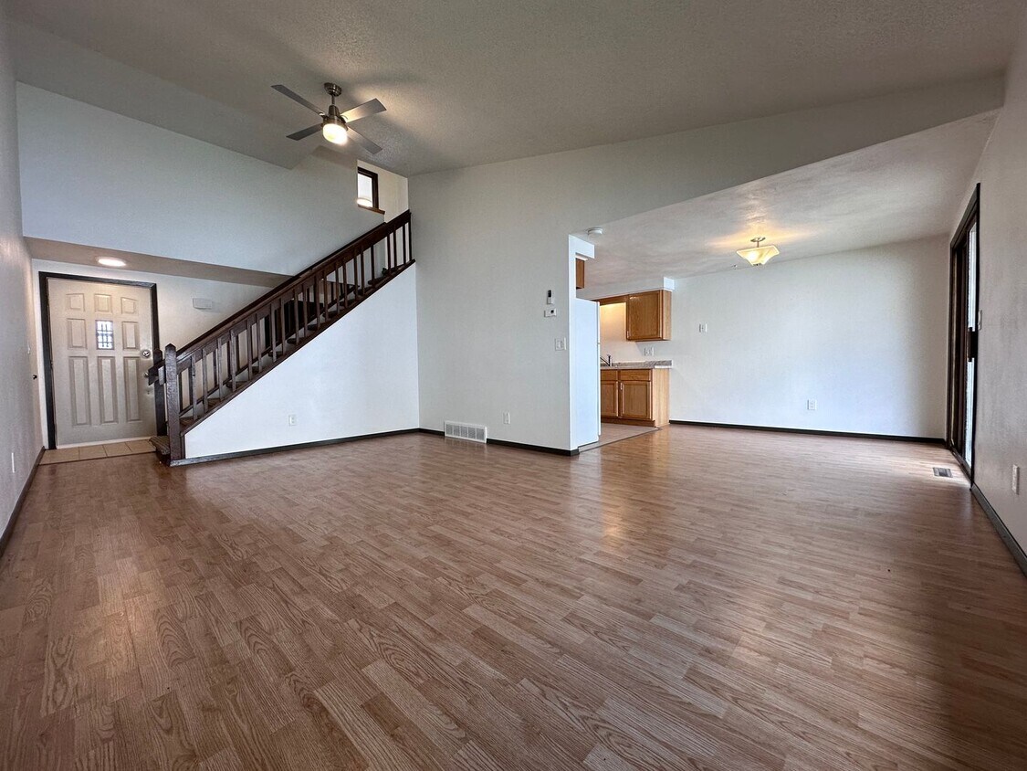 430 E 1st Ave Unit B, Appleton, WI 54911 - Room for Rent in Appleton ...