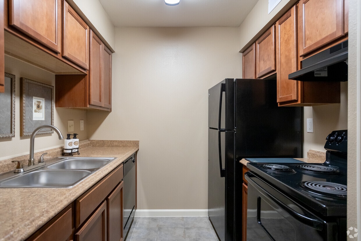 Oaks of Charleston - 16 Charleston Park Dr Houston, TX 77025 ...