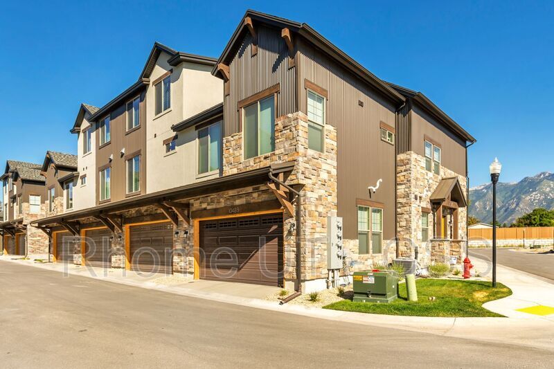 10487 S Beetdigger Blvd, Sandy, UT 84070 - Townhome Rentals in Sandy UT ...
